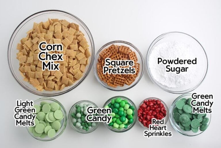 Irresistible Grinch Snack Mix (Puppy Chow Style) | A Reinvented Mom